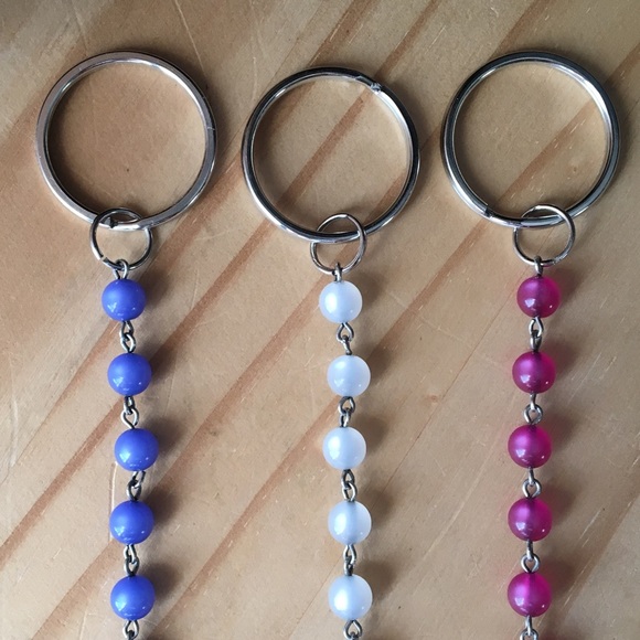 Handmade by Alyssa | Accessories | Vintage One Decade Rosary Keychain ...